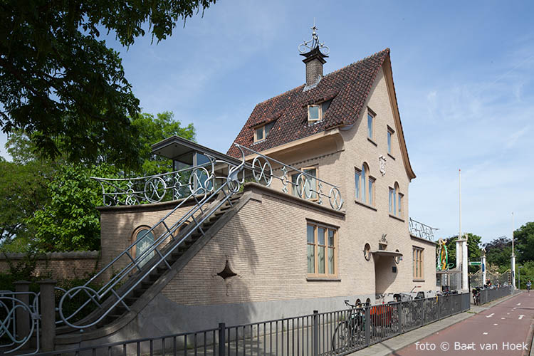 Sybold van Ravesteijn, architect en werk | Architectuur.ORG